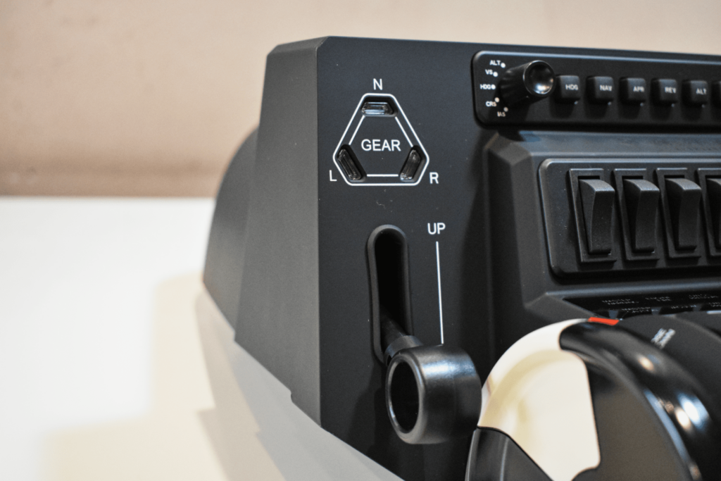 REVIEW: Honeycomb’s New Alpha Flight Controls XPC and Bravo Throttle ...