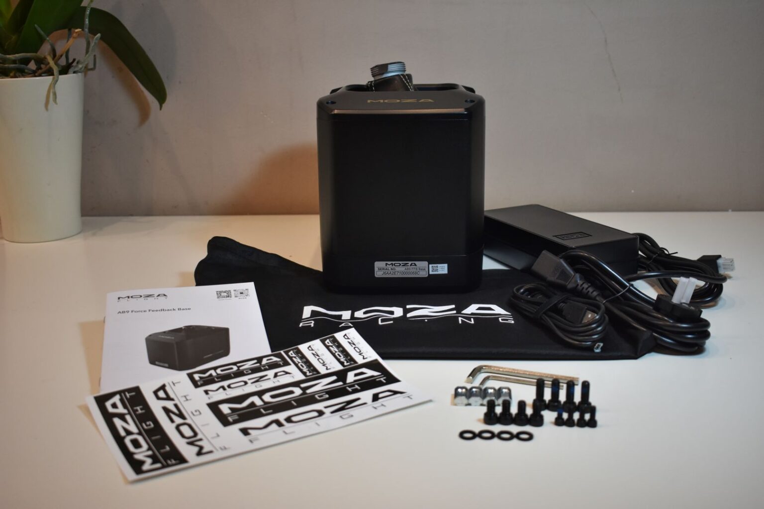 MOZA AB9 - Force Feedback Base Review - FSNews